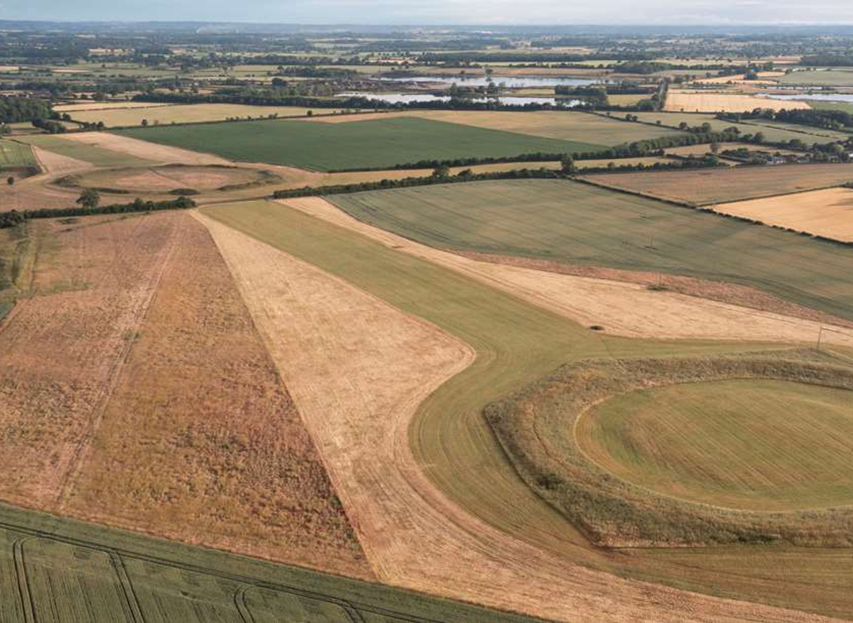 The Thornborough Henges- A guided walk with CBA Executive Director Neil ...